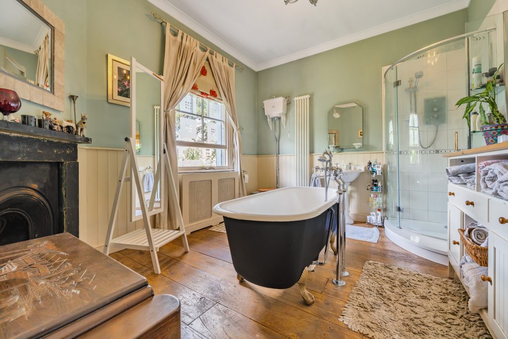 Park Road, Nascot Wood, Watford WD17 4QW – Salters Residential